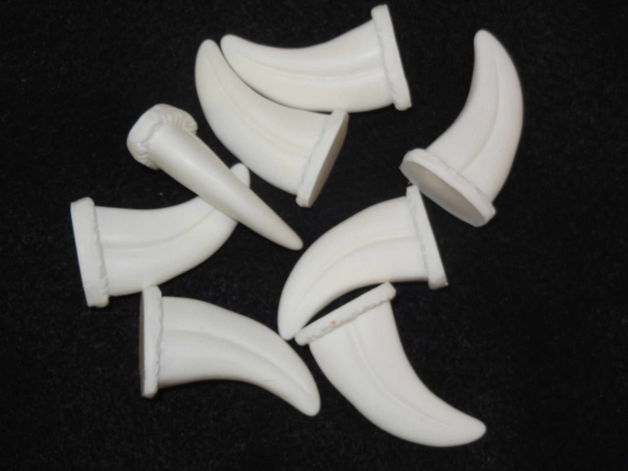 Basic Opaque Small Raptor Claws *Sold per claw* – DreamVision Creations
